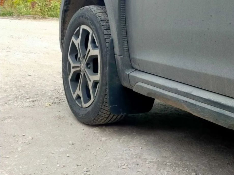 Увеличенные передние брызговики — Renault Duster (2G), 2 л, 2021 года ...