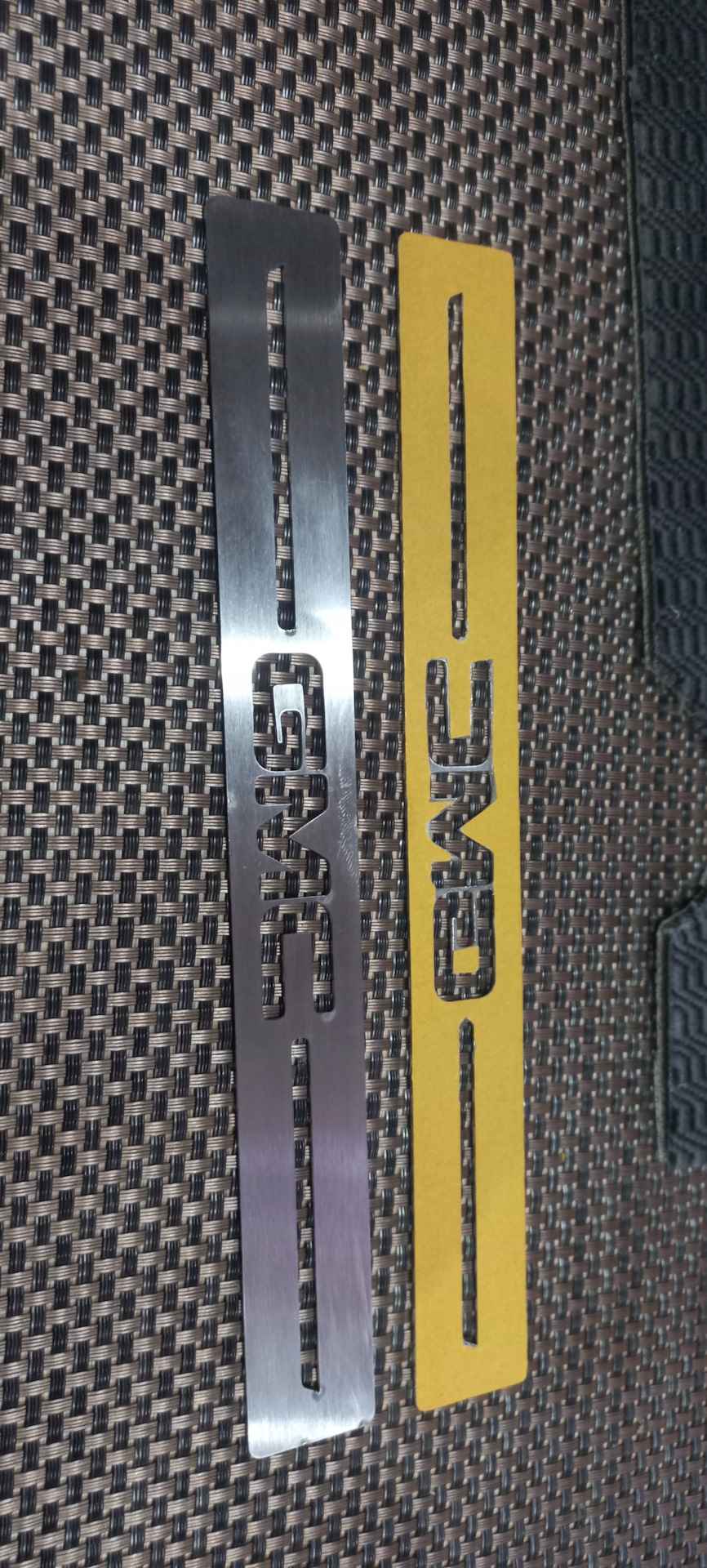 Накладка на пластик порога. — GMC Terrain (2G), 1,6 л, 2018 года ...