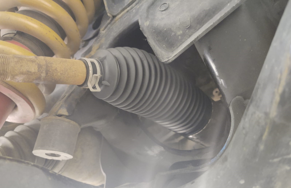 Замена пыльника рулевой тяги — Toyota Land Cruiser 200, 4,7 л, 2011 ...