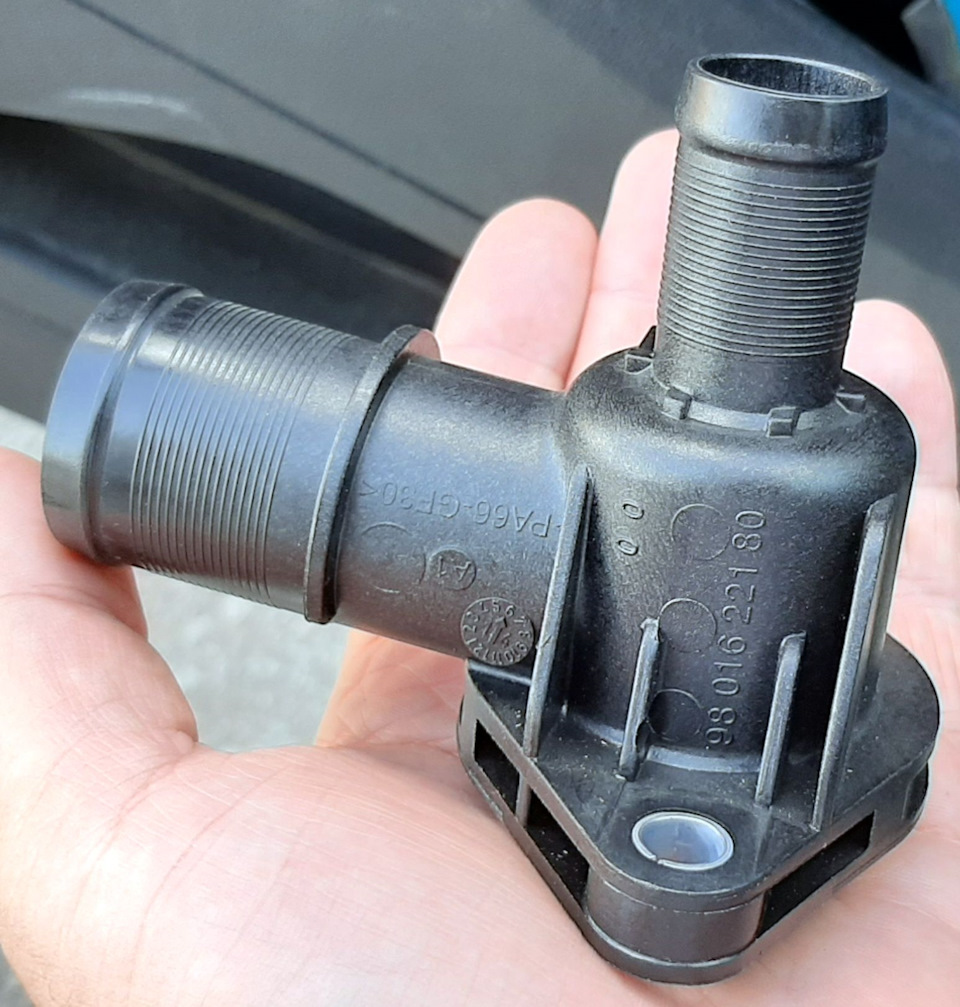 9801622180 Патрубок системы охлаждения PSA 1007/206/307/C4 Peugeot ...