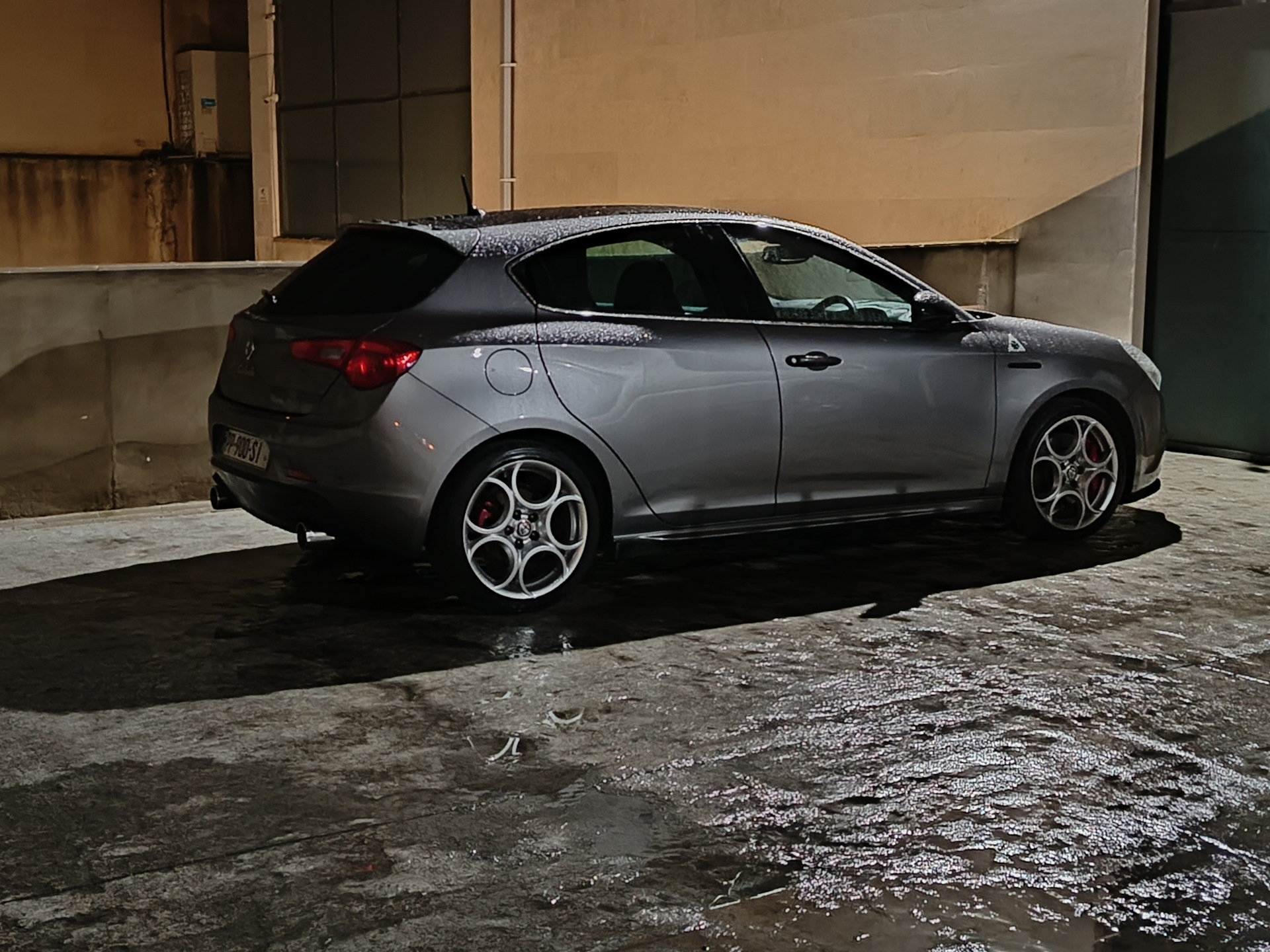 Bandito at night😍😉 — Alfa Romeo Giulietta (940), 1,8 л, 2015 года ...