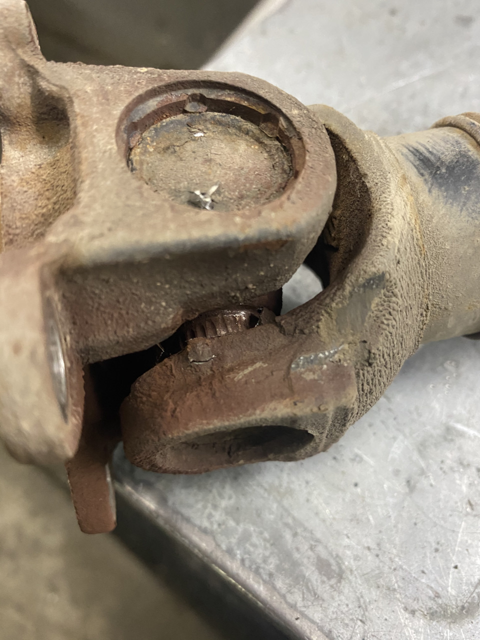 Передний карданный вал 26209488491 e84 — BMW X1 (E84), 2 л, 2012 года ...