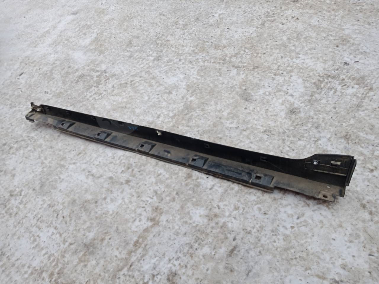 Замена накладки правого порога — Subaru XV (1G), 2 л, 2012 года ...