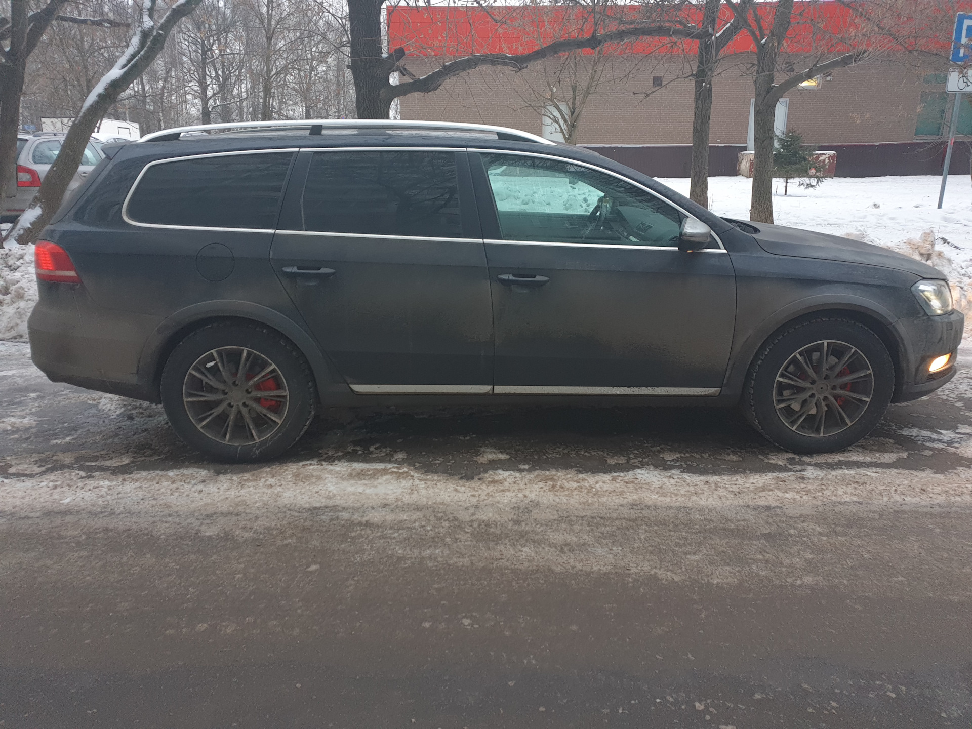 Gislaved Nord Frost 5 235/55 R17 — Volkswagen Passat Alltrack (B7), 2 л ...