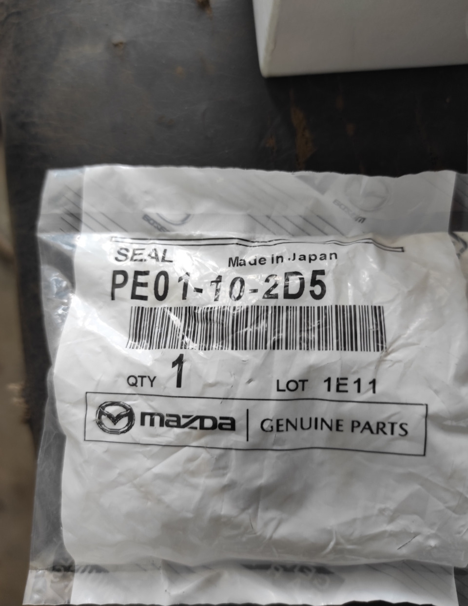 PE01102D5 Прокладка датчика масла Mazda | Запчасти на DRIVE2