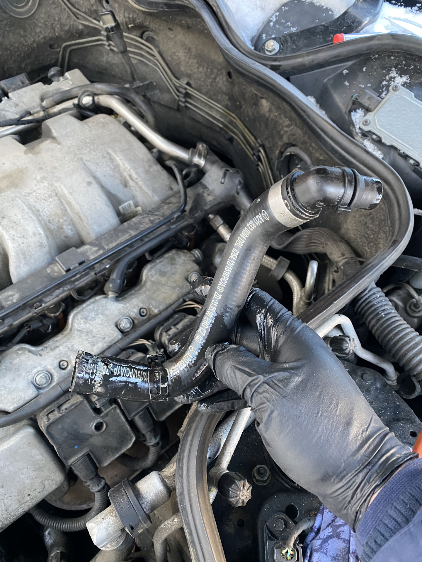 Патрубок и клапан печки — Mercedes-Benz E-Class (W211), 5 л, 2004 года ...