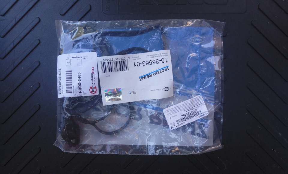 153656301 Комплект прокладок, крышка головки цилиндра VICTOR REINZ ...