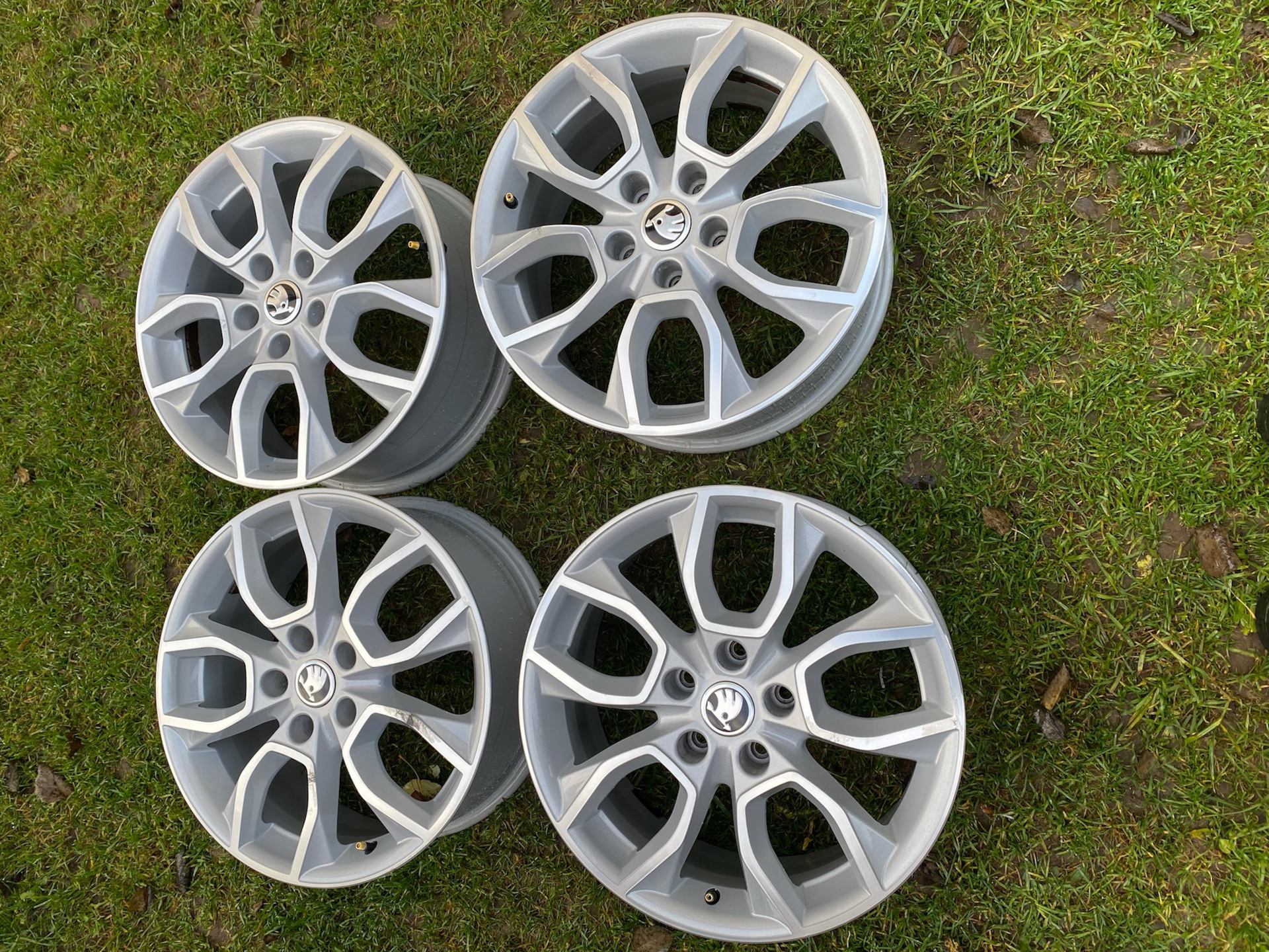 Отзыв на диски Khomen Wheels — Skoda Kodiaq (1G), 1,4 л, 2021 года ...