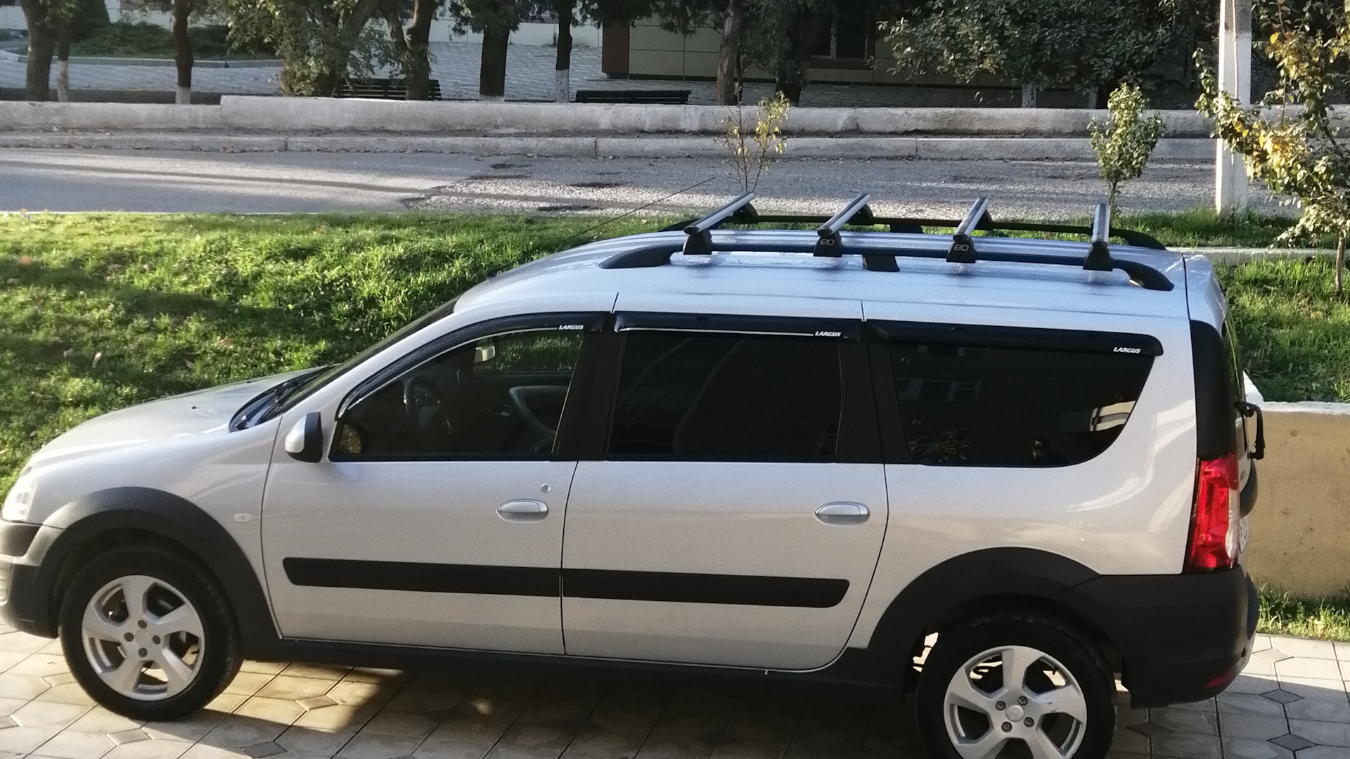 Lada Largus Cross 1.6 бензиновый 2017 | на DRIVE2