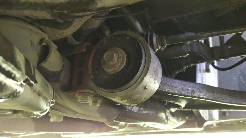 Замена передних нижних сайленблоков 22980140 — Cadillac SRX (2G), 3 л ...