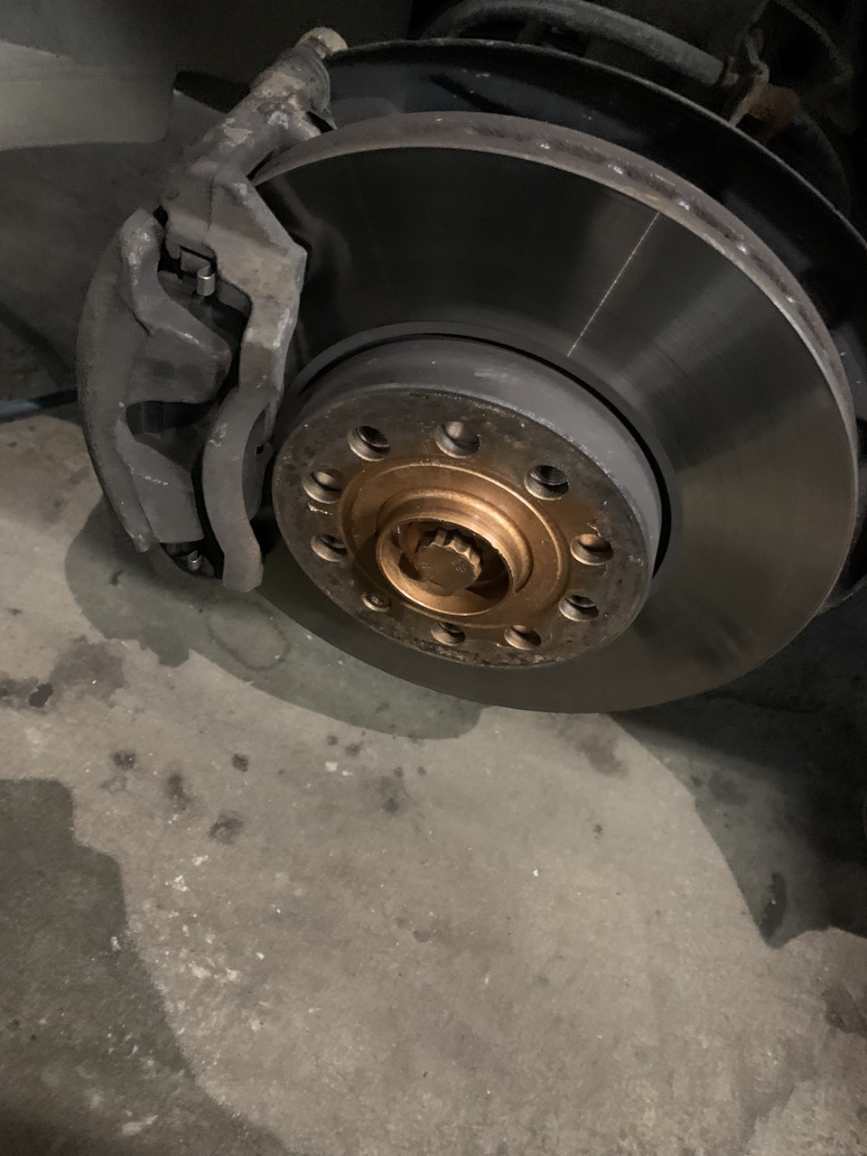 Поменял передние ступицы — Volkswagen Golf Mk7, 1,4 л, 2013 года ...