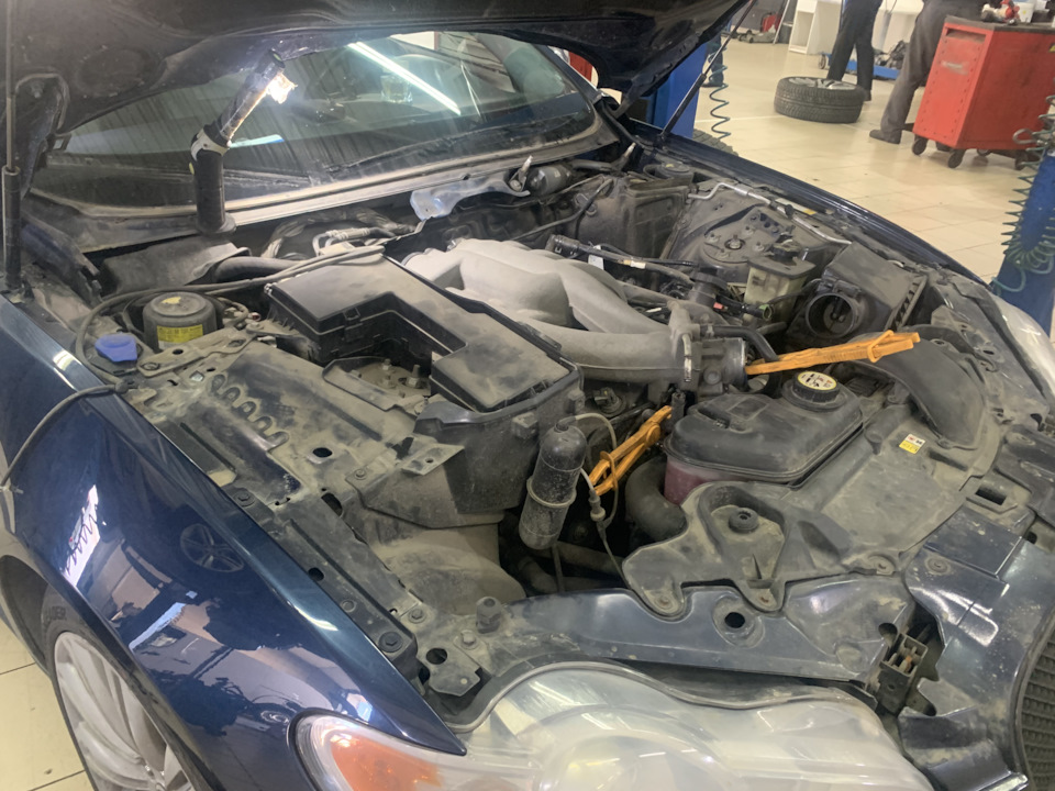 Замена свечей и прокладок — Jaguar XF (1G), 3 л, 2008 года | плановое ...