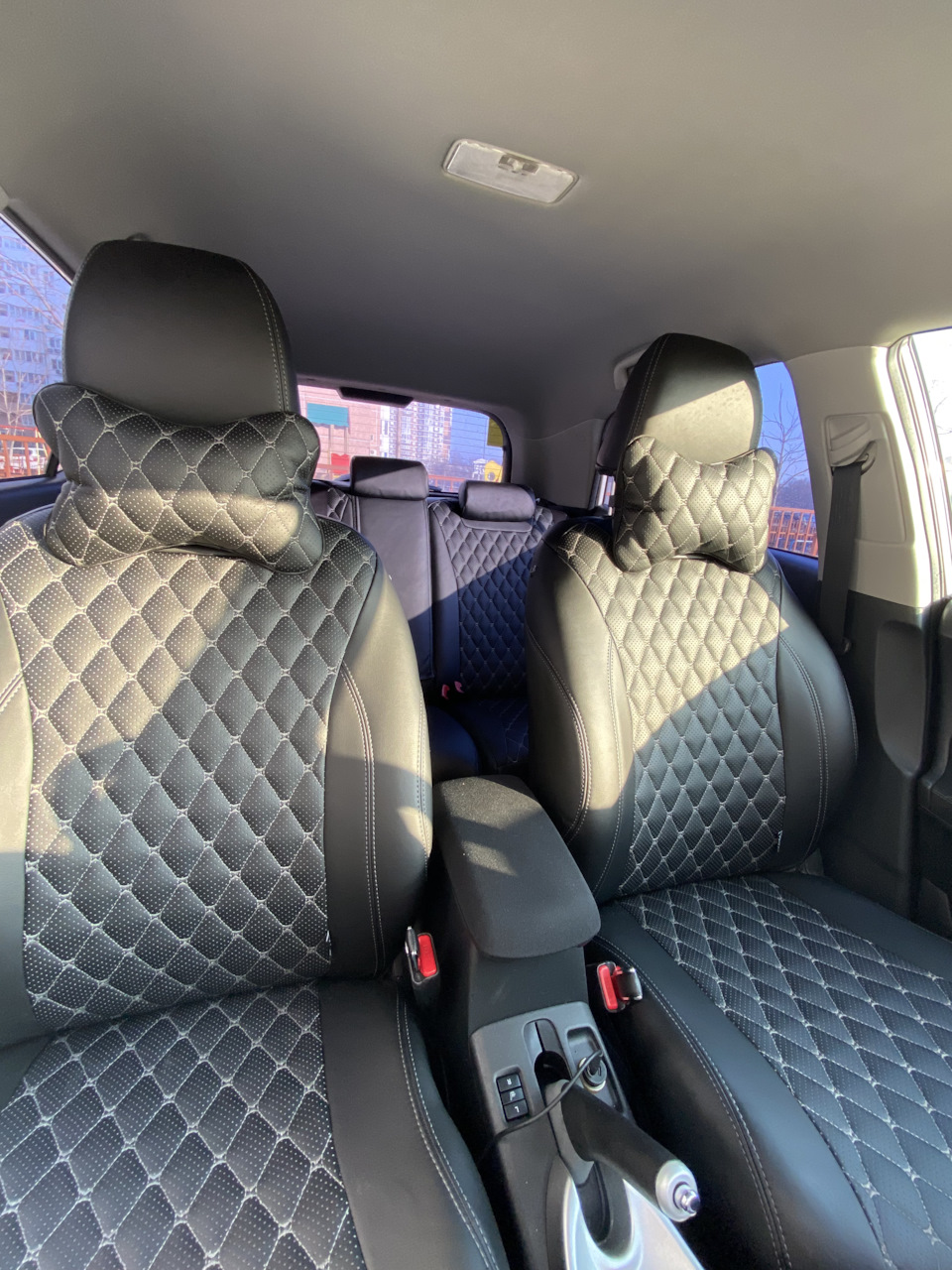 Чехлы, коврики и подушки под шею — Toyota Auris (1G), 1,6 л, 2011 года ...