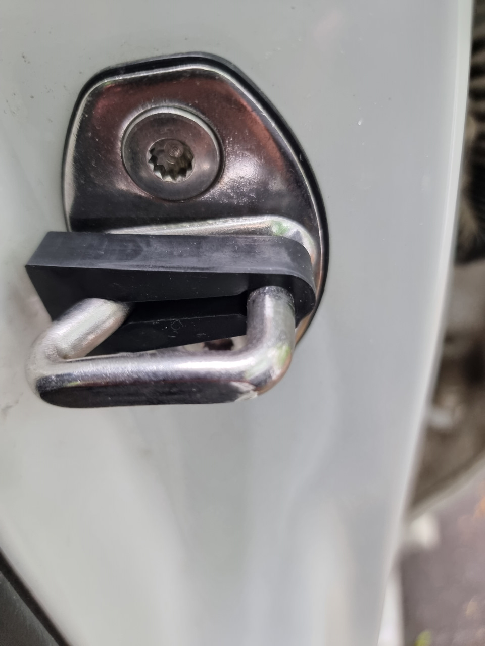 Резинки на замки? 4E4837763 — Skoda Superb Mk3, 6,5 л, 2019 года ...