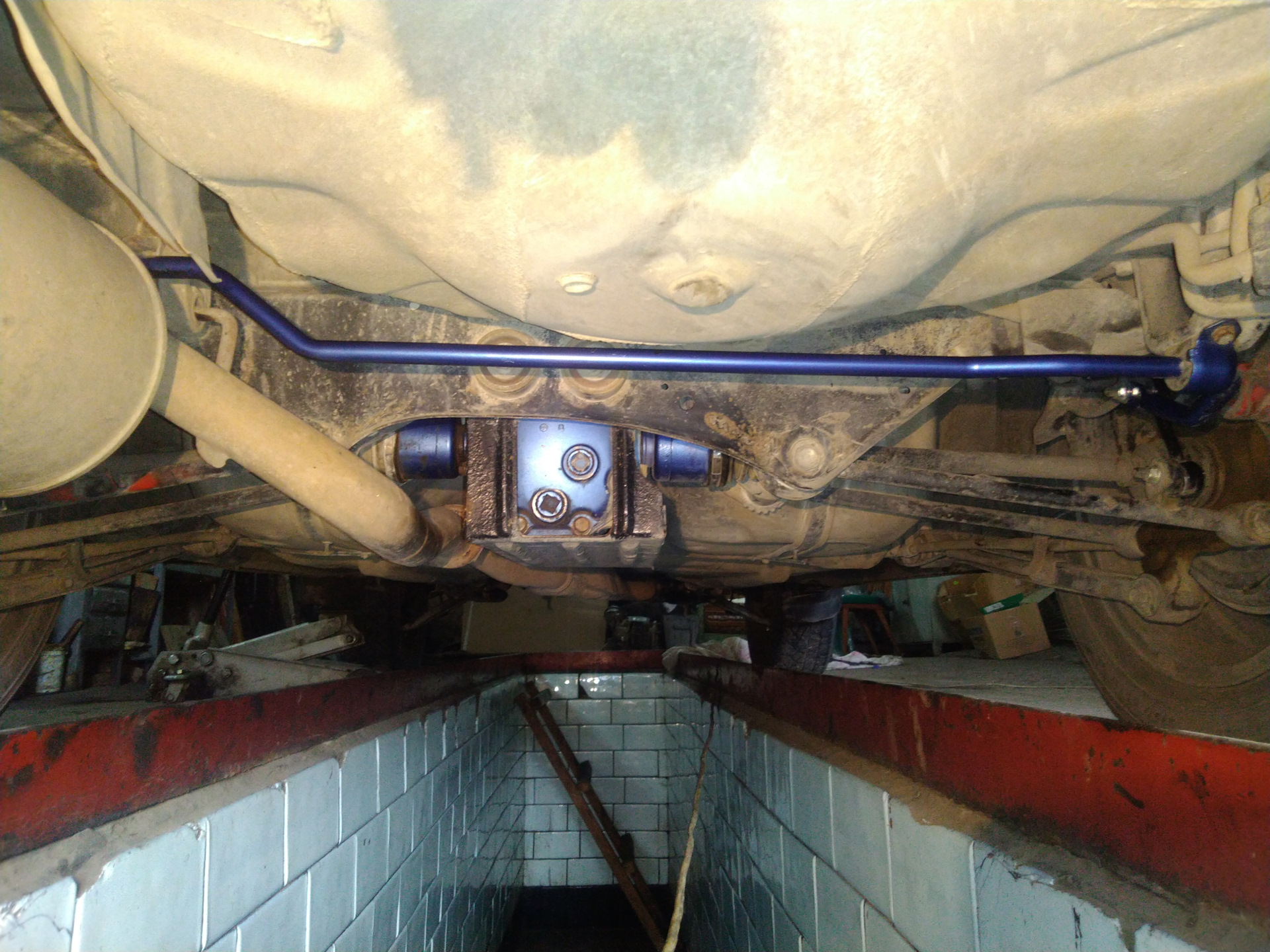 Замена заднего стабилизатора — Subaru Forester (SG), 2 л, 2006 года ...