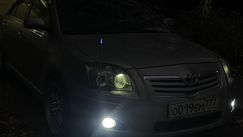 Габаритная Антенна и просто фото l Toyota Avensis — Toyota Avensis II ...