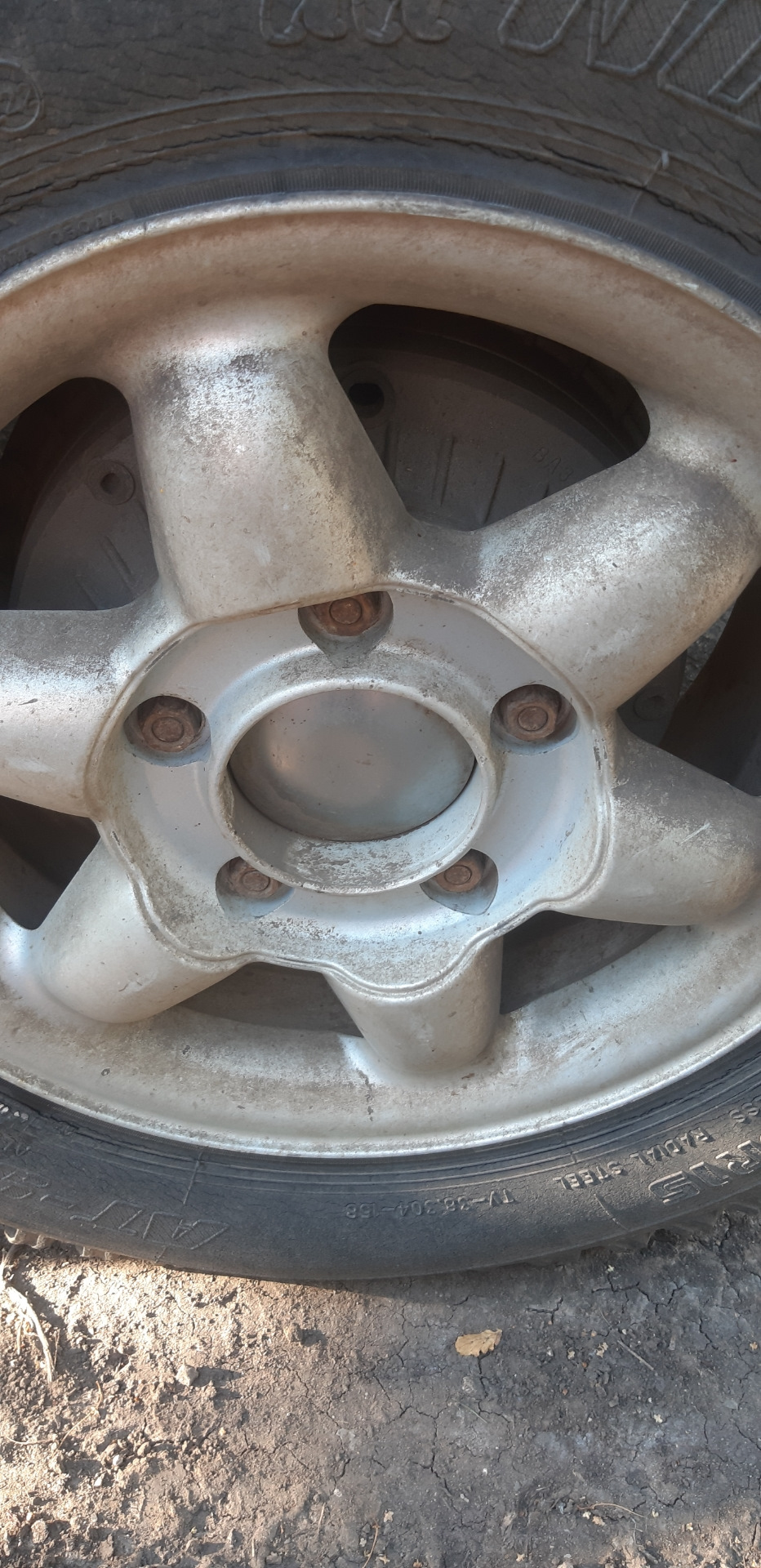 Декоративные колпачки дисков. — Chevrolet Niva (1G), 1,7 л, 2005 года ...