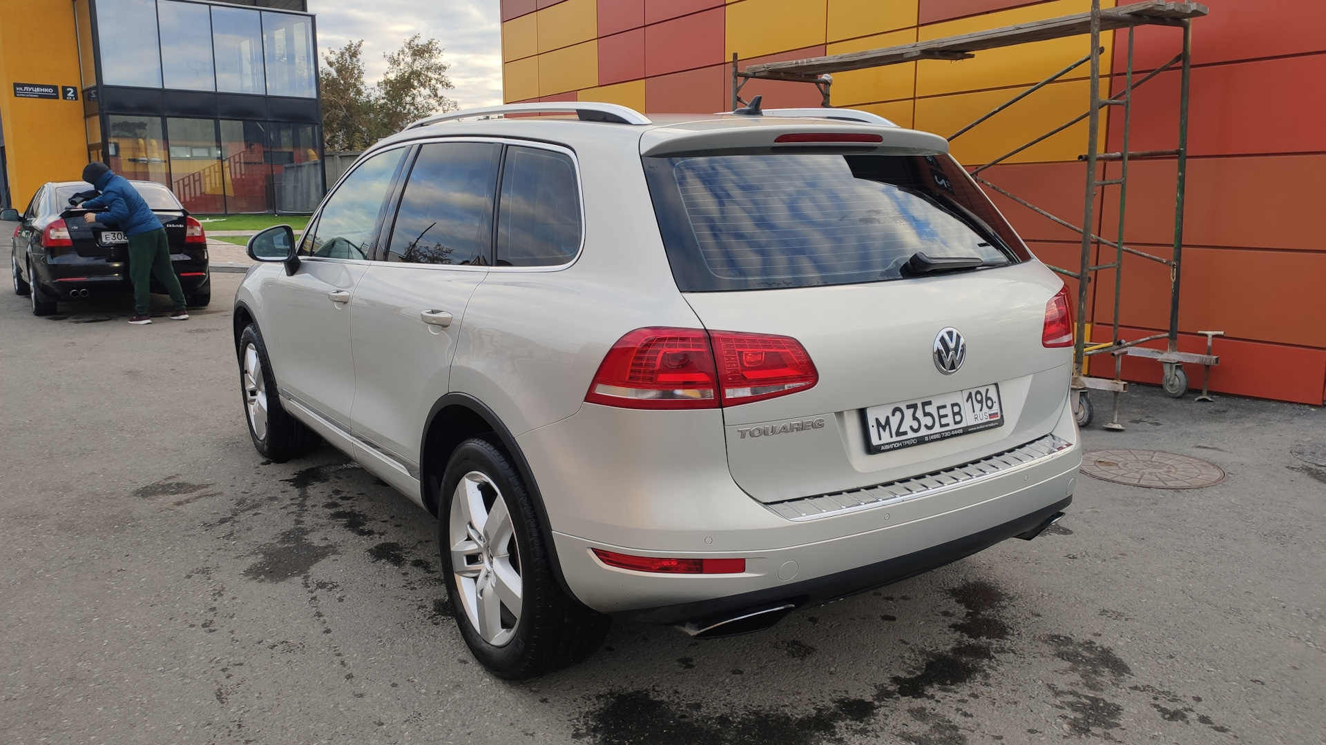Volkswagen Touareg (2G) 3.6 бензиновый 2012 | R36 Стенс-Пенсия AirRide ...