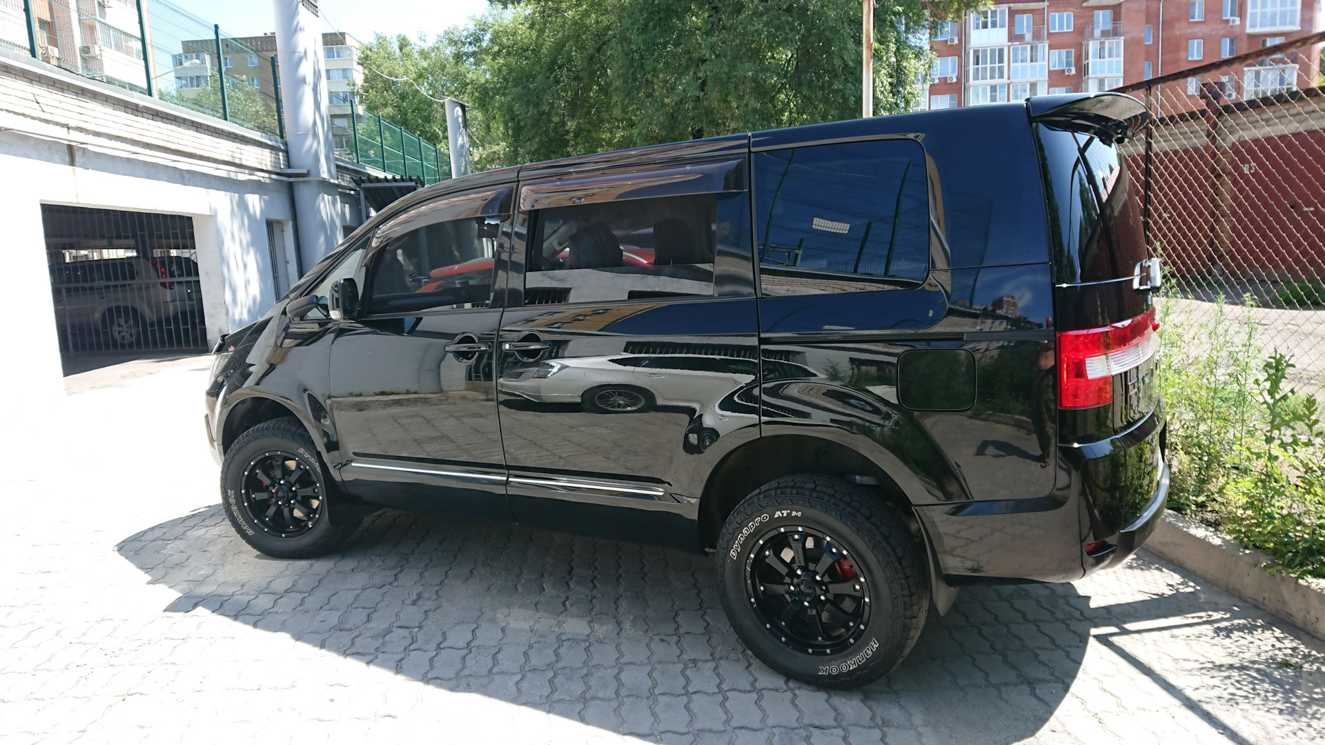 Немного полирнул;) — Mitsubishi Delica D:5, 2,3 л, 2015 года ...