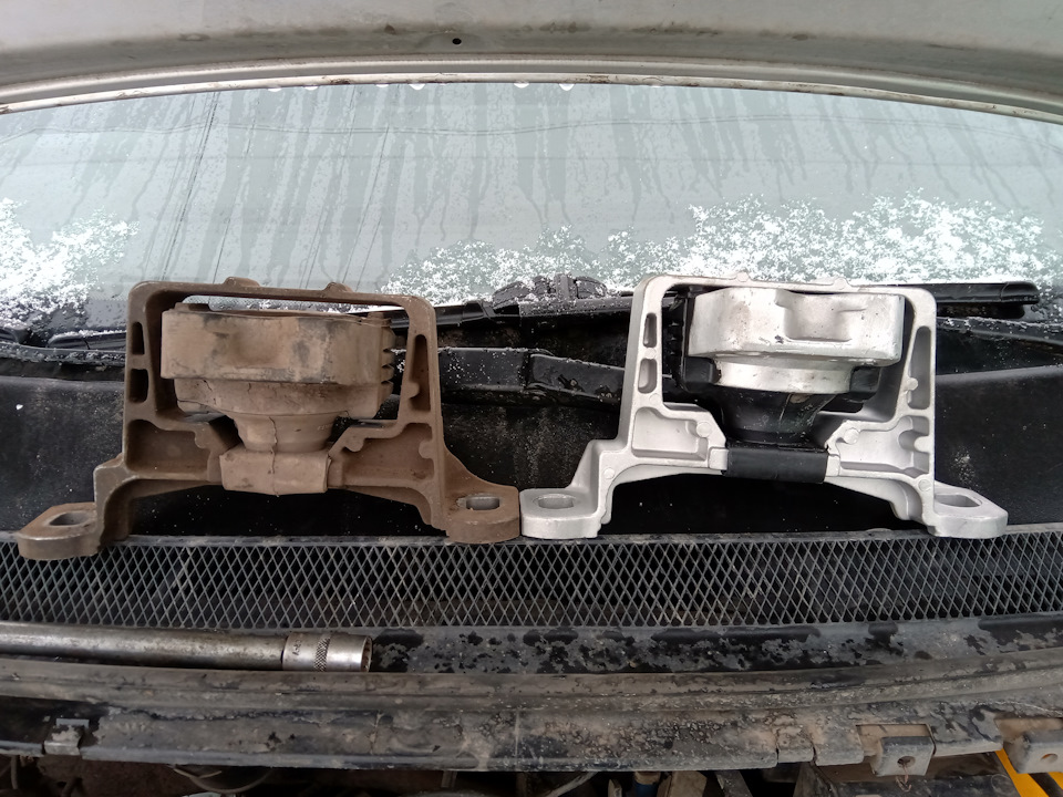 Замена подушки двигателя и АКПП — Ford Focus Sedan II, 1,6 л, 2005 года ...