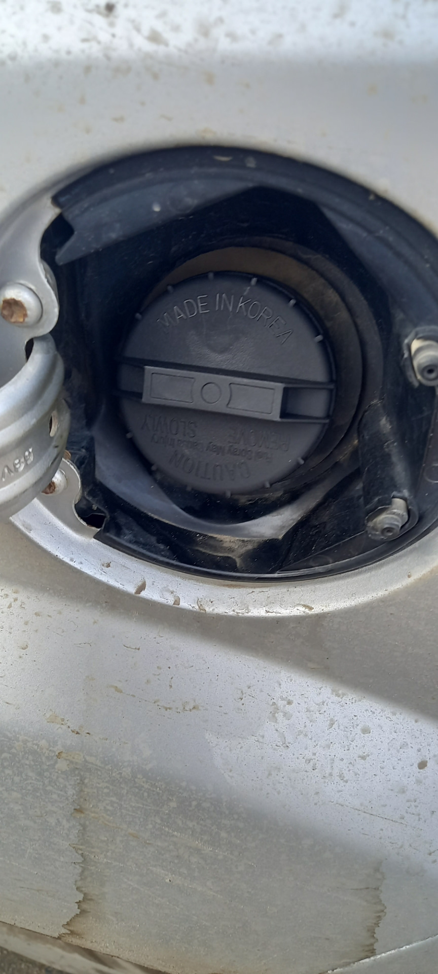 Замена крышки бензобака — Dodge Caliber, 2 л, 2010 года | запчасти | DRIVE2