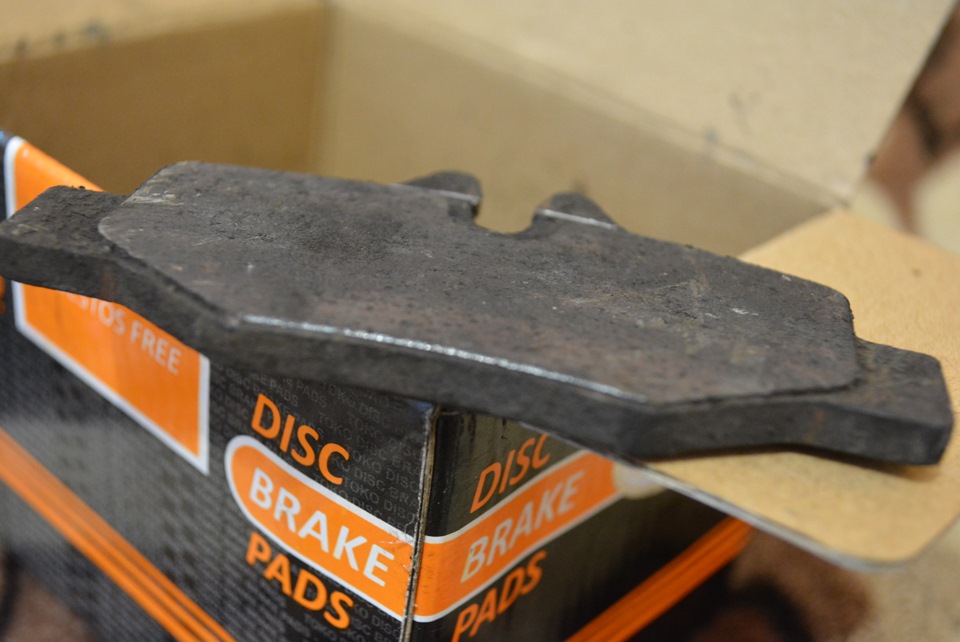 Замена тормозных колодок. И вторая жизнь датчика износа тормозных ...