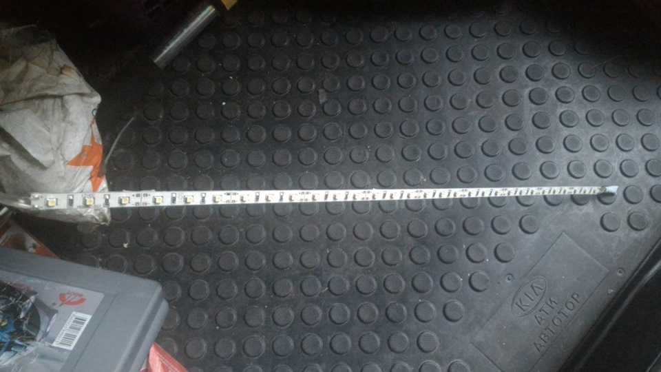 58. Замена штатной подсветки в багажнике — KIA Magentis I, 2 л, 2006 ...