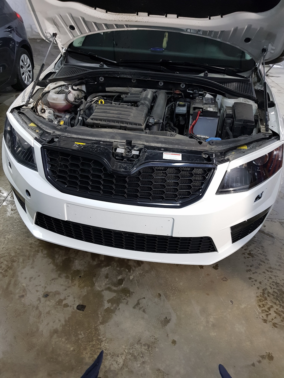 Бампер передний RS — Skoda Octavia A7 Mk3, 1,4 л, 2016 года | тюнинг ...