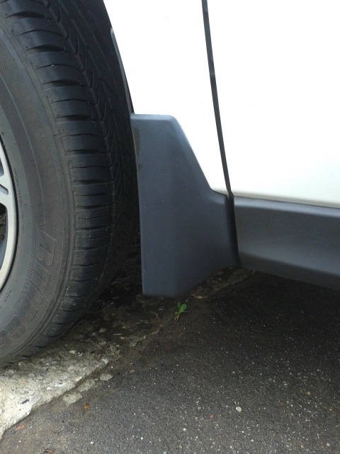 Брызговики и накладка на задний бампер — Subaru Forester (SJ), 2,5 л ...