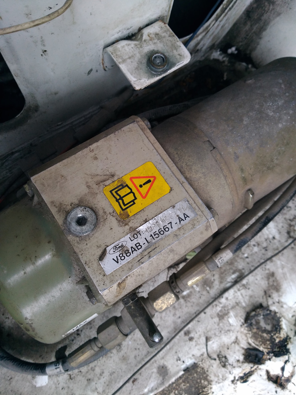 Вопрос по гидрожидкости к владельцам кабриолетов. — Ford Escort Mk4, 1 ...