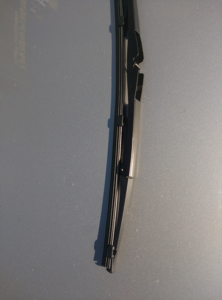 Щетка заднего стеклоочистителя до 2003 г.в. — Volvo V70 II, 2,5 л, 2000 ...