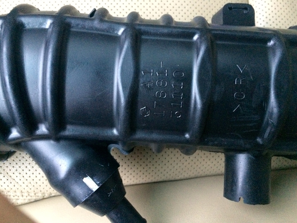 Патрубок воздуховода 17881-31110. Замена — Lexus GS (S190), 4,3 л, 2006 ...