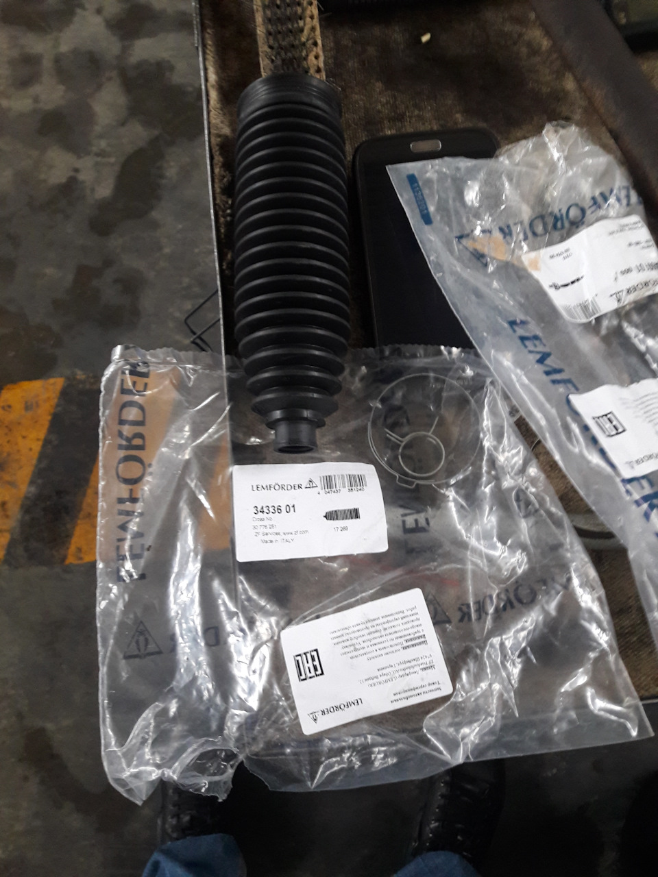 Очередная замена масла + рулевые тяги с наконечниками — Ford Mondeo IV ...