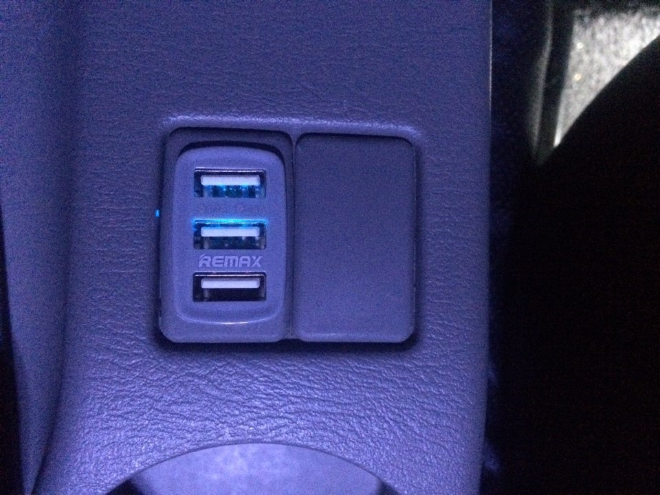 Установка USB стационарно — Subaru Forester (SG), 2 л, 2006 года ...