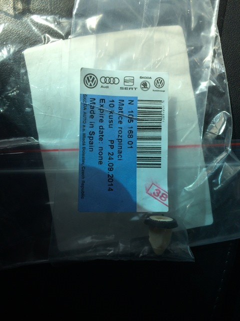 Держатель парковочного талона — Volkswagen Passat Variant (B6), 2 л ...