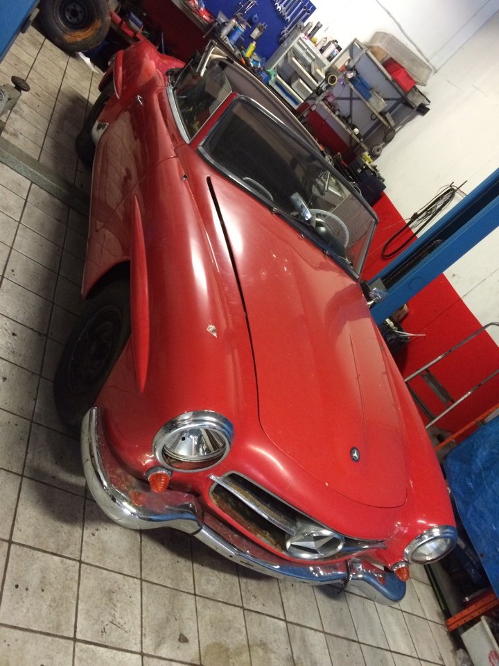 Вот она и дома :-) — Mercedes-Benz SL-Class (W198), 2 л, 1955 года ...