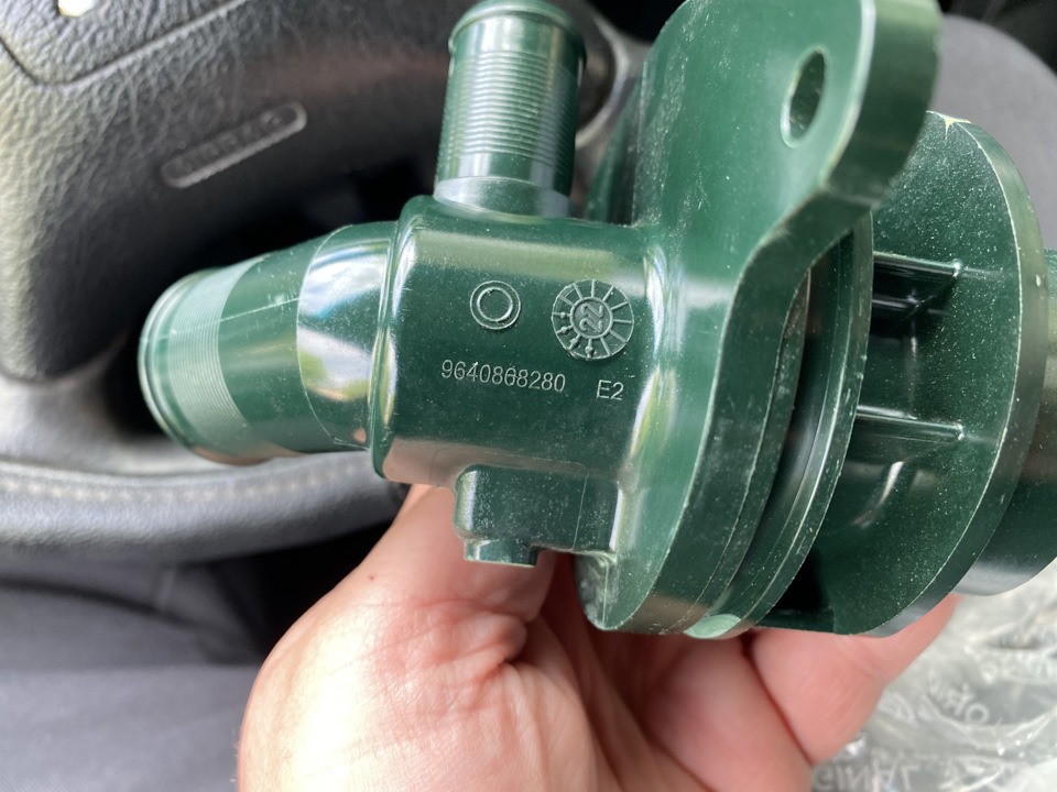 Замена крышки помпы — Peugeot Partner, 1,4 л, 2011 года | поломка | DRIVE2