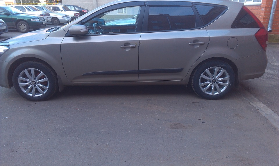 Пришли новые тапочки — KIA Ceed SW (1G), 1,6 л, 2010 года | колёсные ...