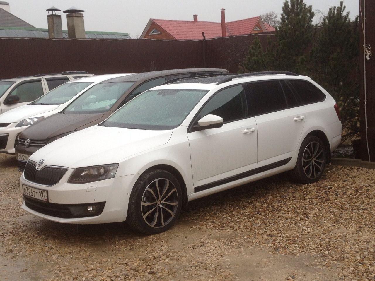 Накладки на двери и на задний бампер — Skoda Octavia Combi A7 Mk3, 1,8 л, 2015 года | аксессуары ...