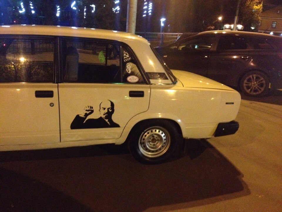 Неприятность и наклейки — Lada 2107 1 5 л 1990 года аксессуары Drive2