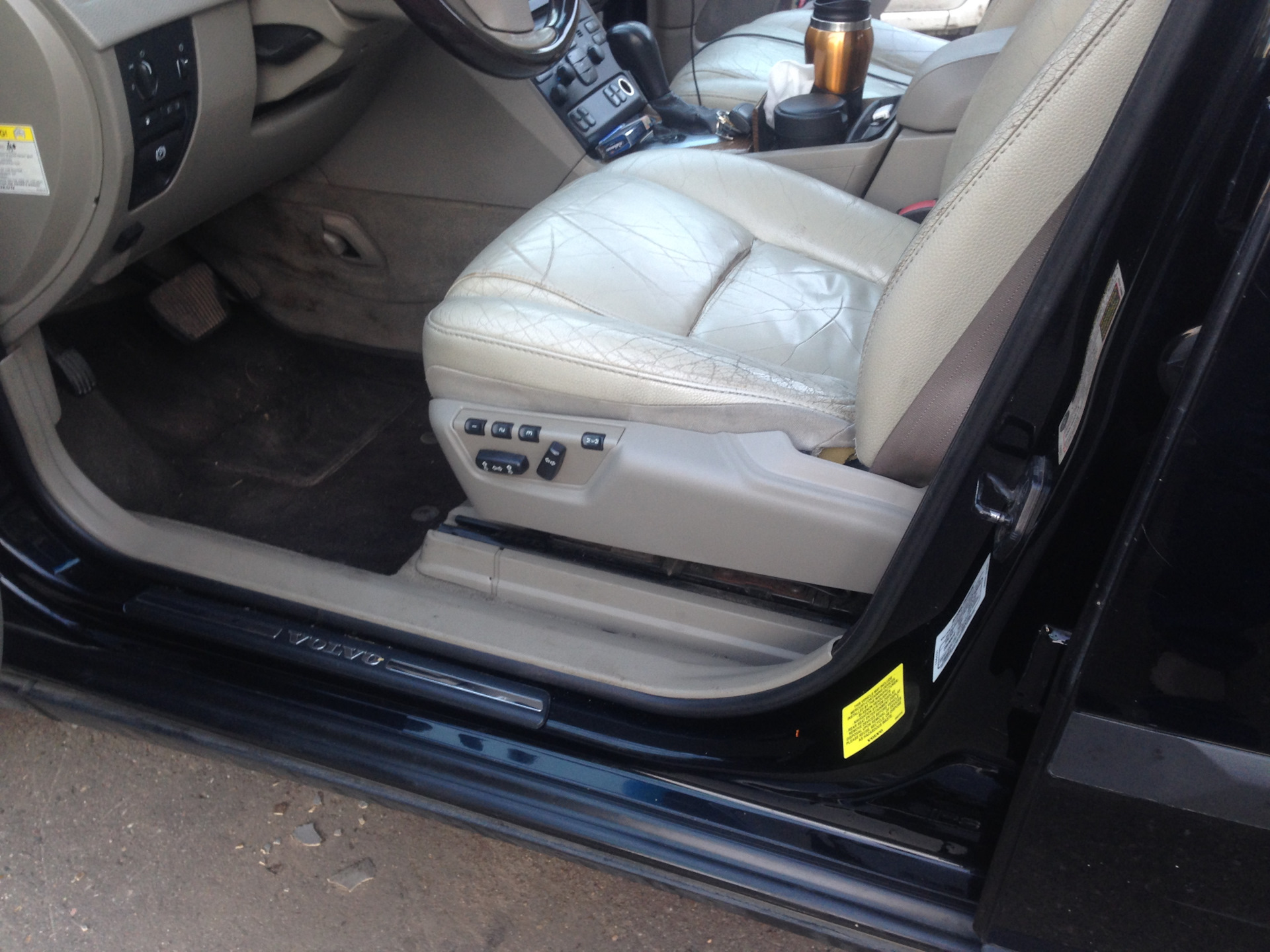 Замена панелей передних кресел — Volvo XC90 (1G), 2,9 л, 2005 года ...