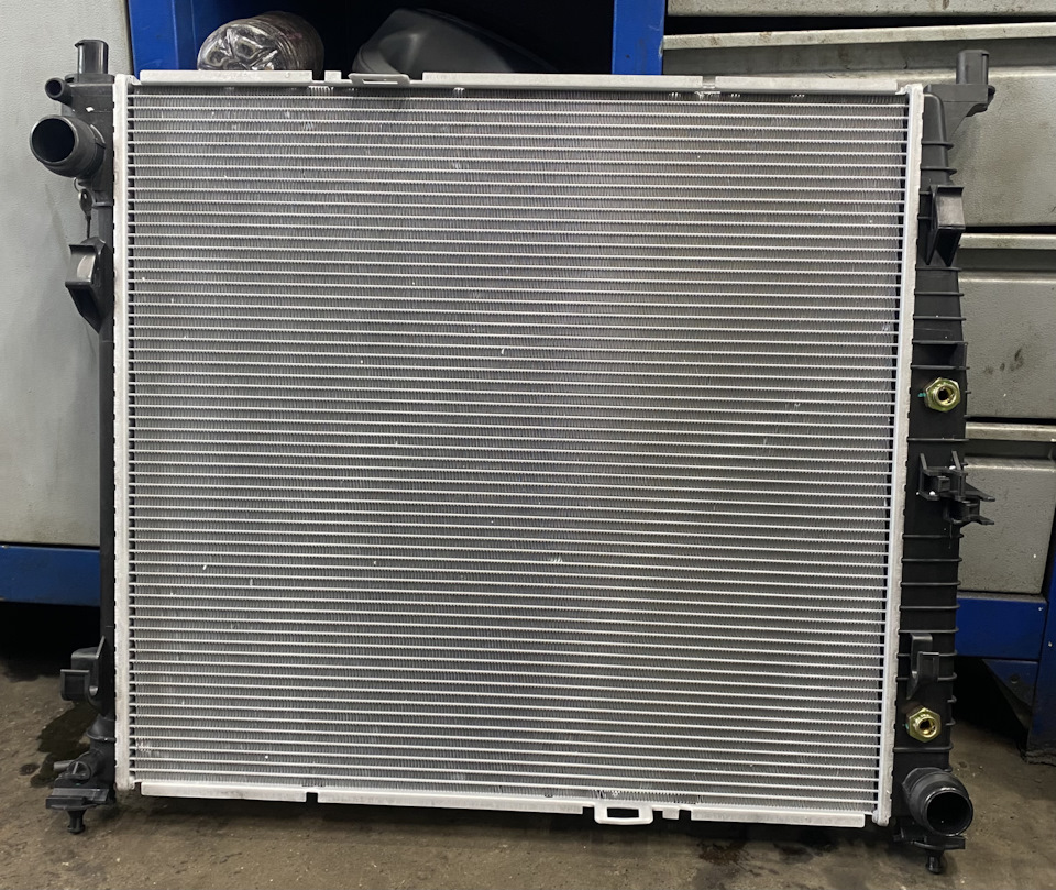 Замена радиатора — Mercedes-Benz M-Class (W166), 3 л, 2014 года | визит ...