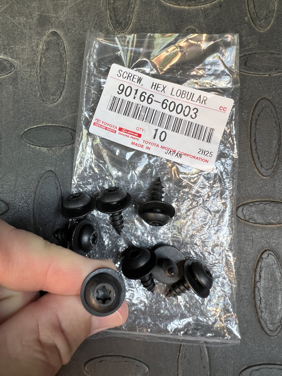 Замена винтов — Toyota Corolla (140/150), 1,6 л, 2009 года | своими ...