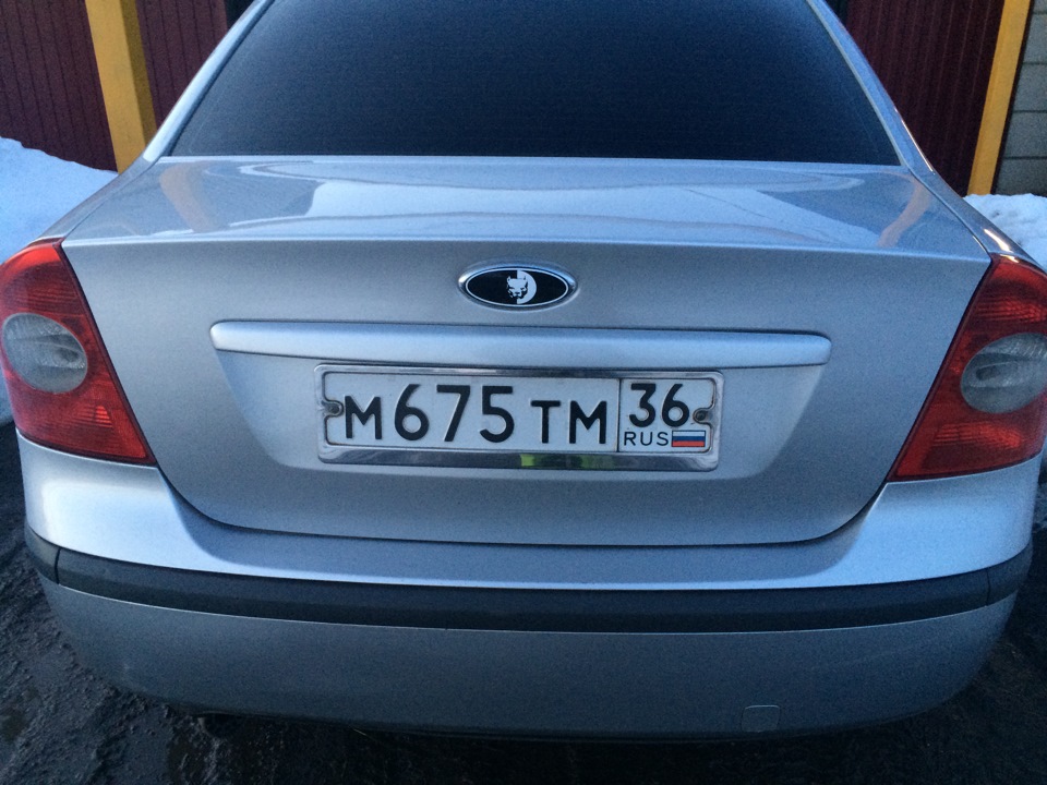 Шильдик приображение! — Ford Focus Sedan II, 1,6 л, 2005 года ...