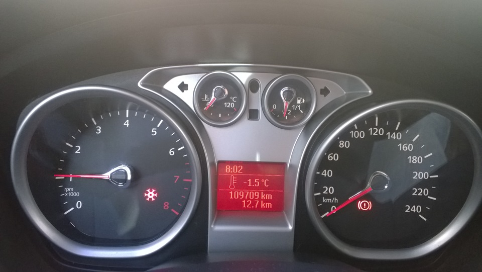 Замена приборки на рестайловую — Ford Focus Hatchback II, 1,8 л, 2007 ...