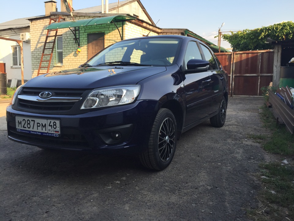 лифтбек 106лс синяя полночь — LADA Гранта лифтбек, 1,6 л., 2015 года ...