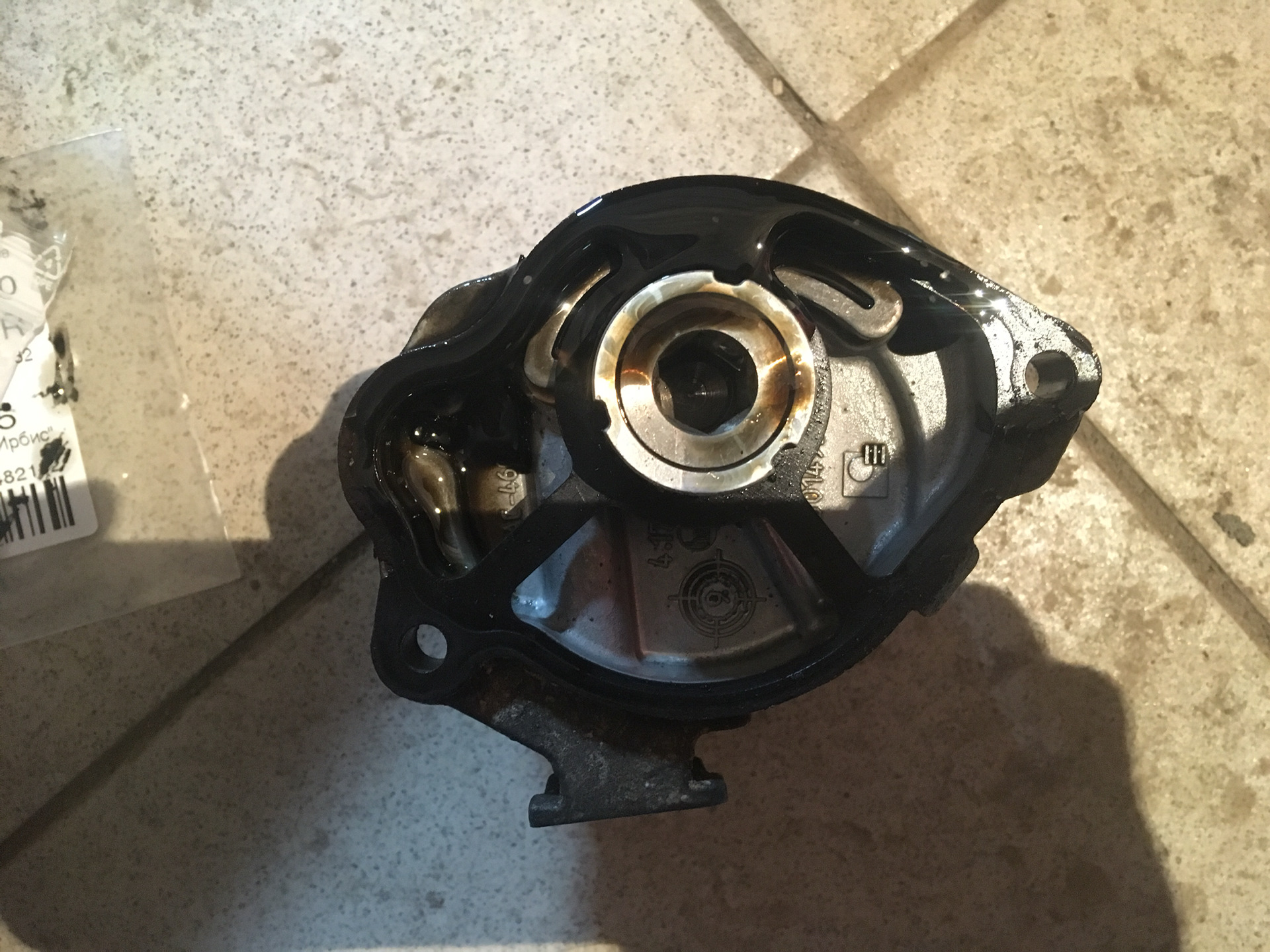 Замена вакуумного насоса — Mercedes-Benz Viano (W639), 2,2 л, 2011 года ...