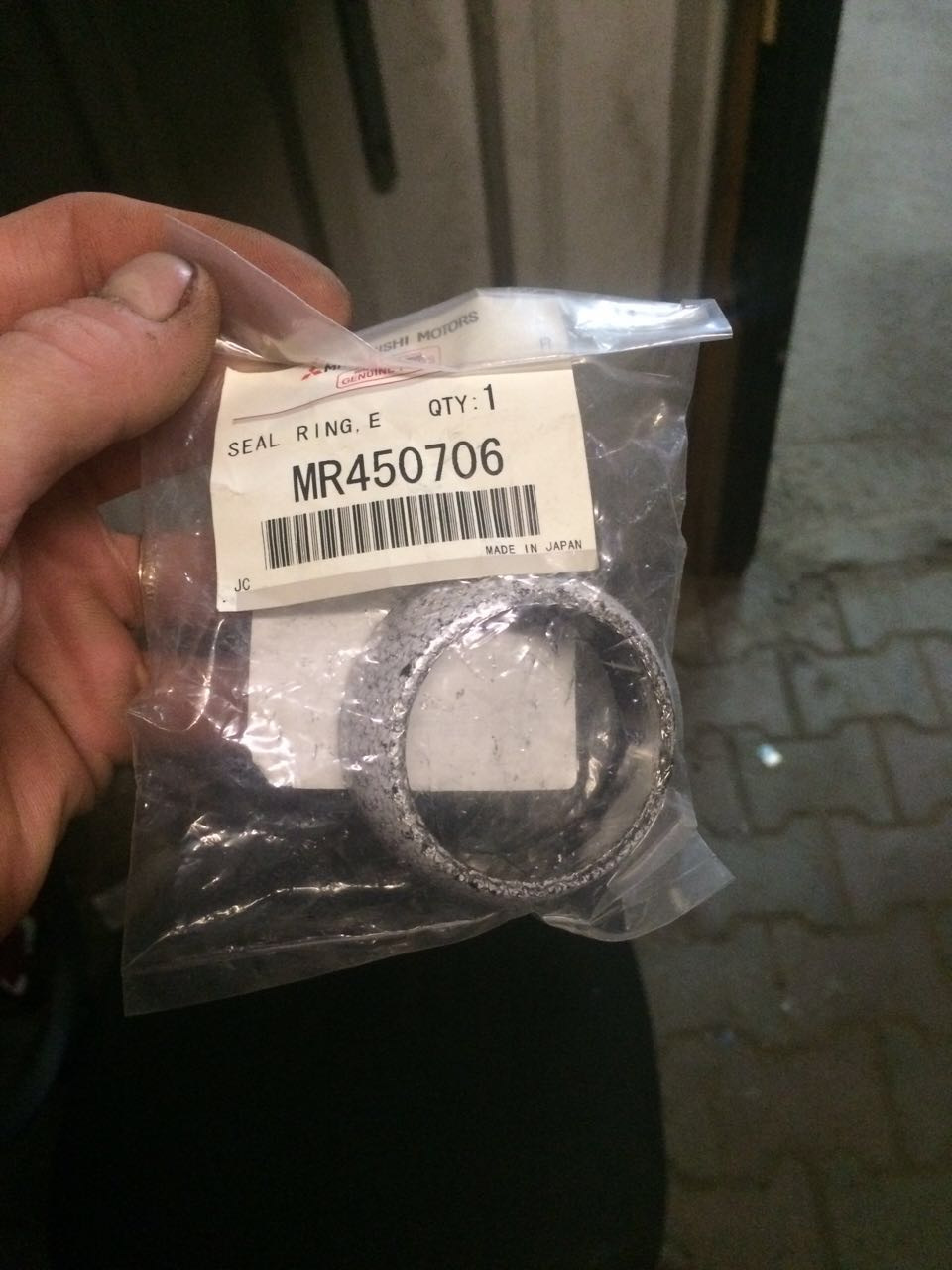 Прогорело уплотнительное кольцо — Mitsubishi Lancer X, 1,5 л, 2007 года ...