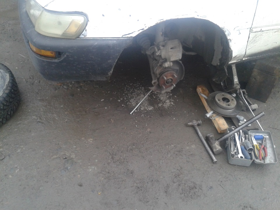Заменил передний ступичный — Toyota Corolla (100), 1,6 л, 1993 года ...