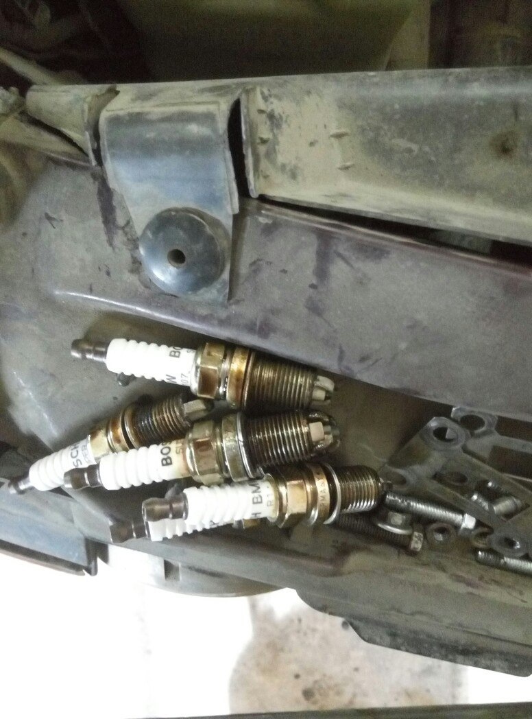 Меняем масло, свечи и другие слабые места. — BMW 5 series (E34), 2,5 л ...